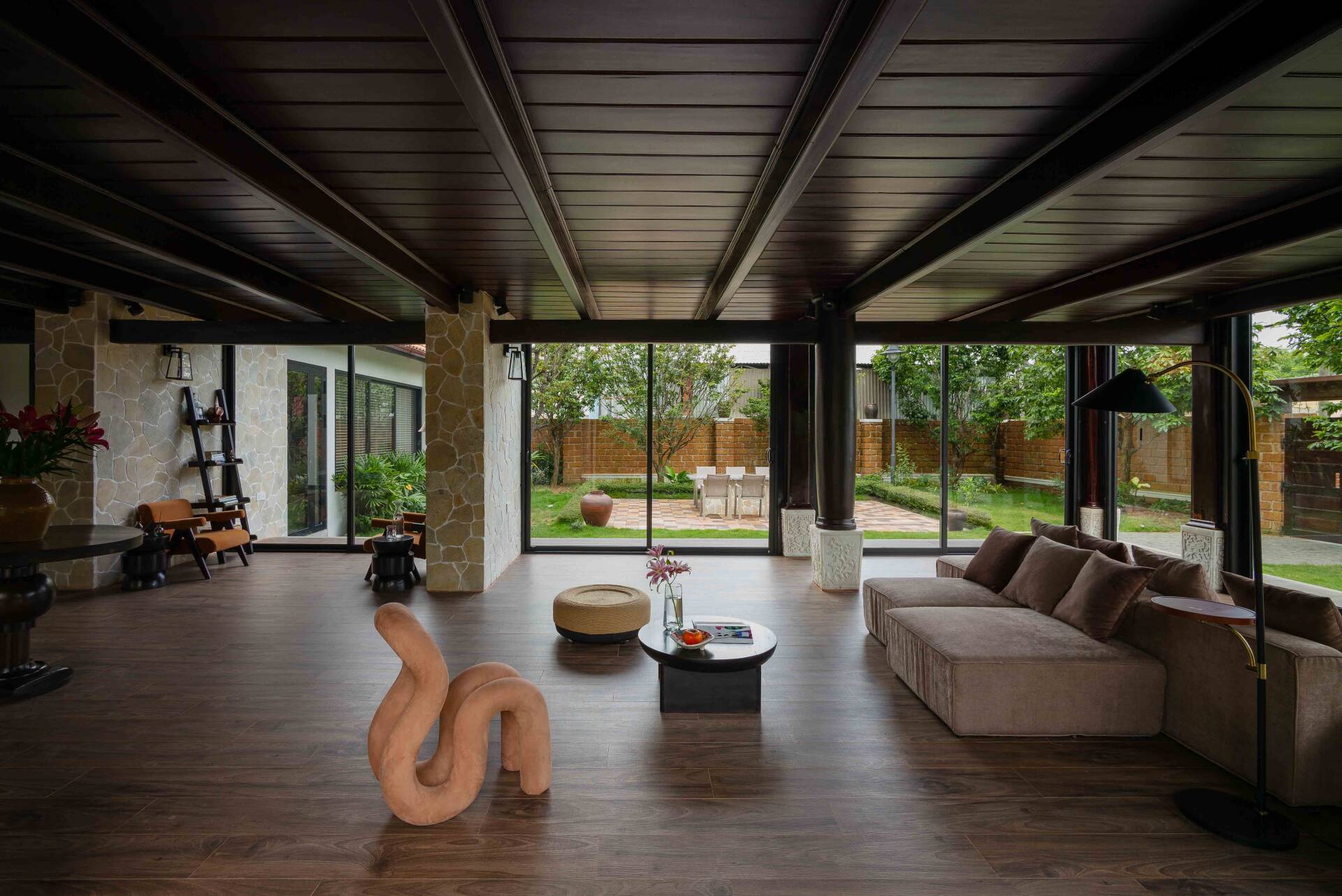 Chum Villa: Kết nối kiến trúc và thế hệ | LimDim House Studio