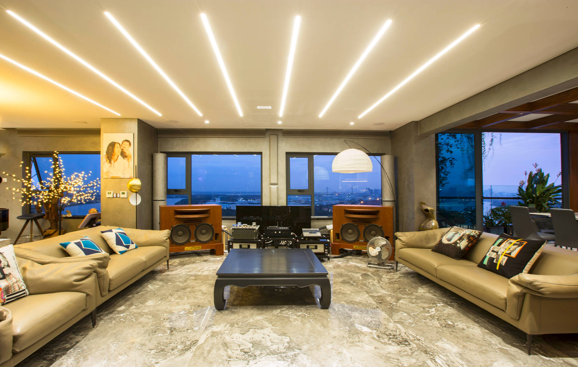 Duplex 10: Căn hộ cao cấp mang đậm dấu ấn cá nhân | The Modern Touch