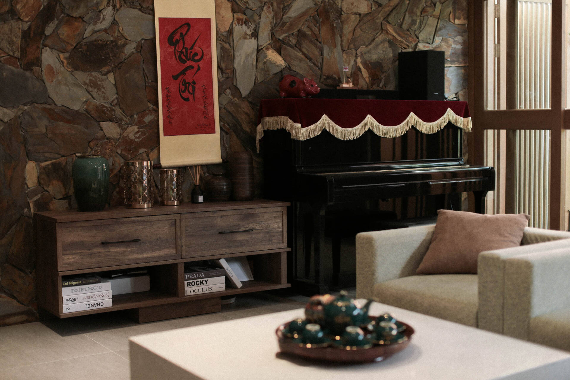 LING HOUSE - Ngôi nhà thiết kế “đóng-mở” độc đáo với 3 giếng trời | The ...