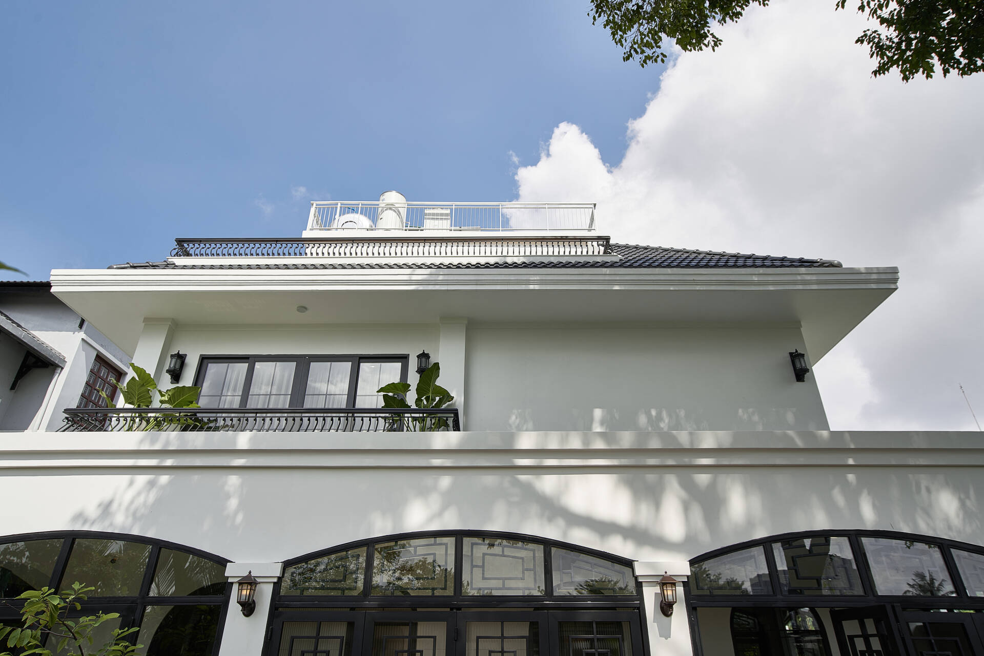 P.T House - Đưa không gian nghỉ dưỡng vào căn biệt thự cũ “20 năm tuổi ...