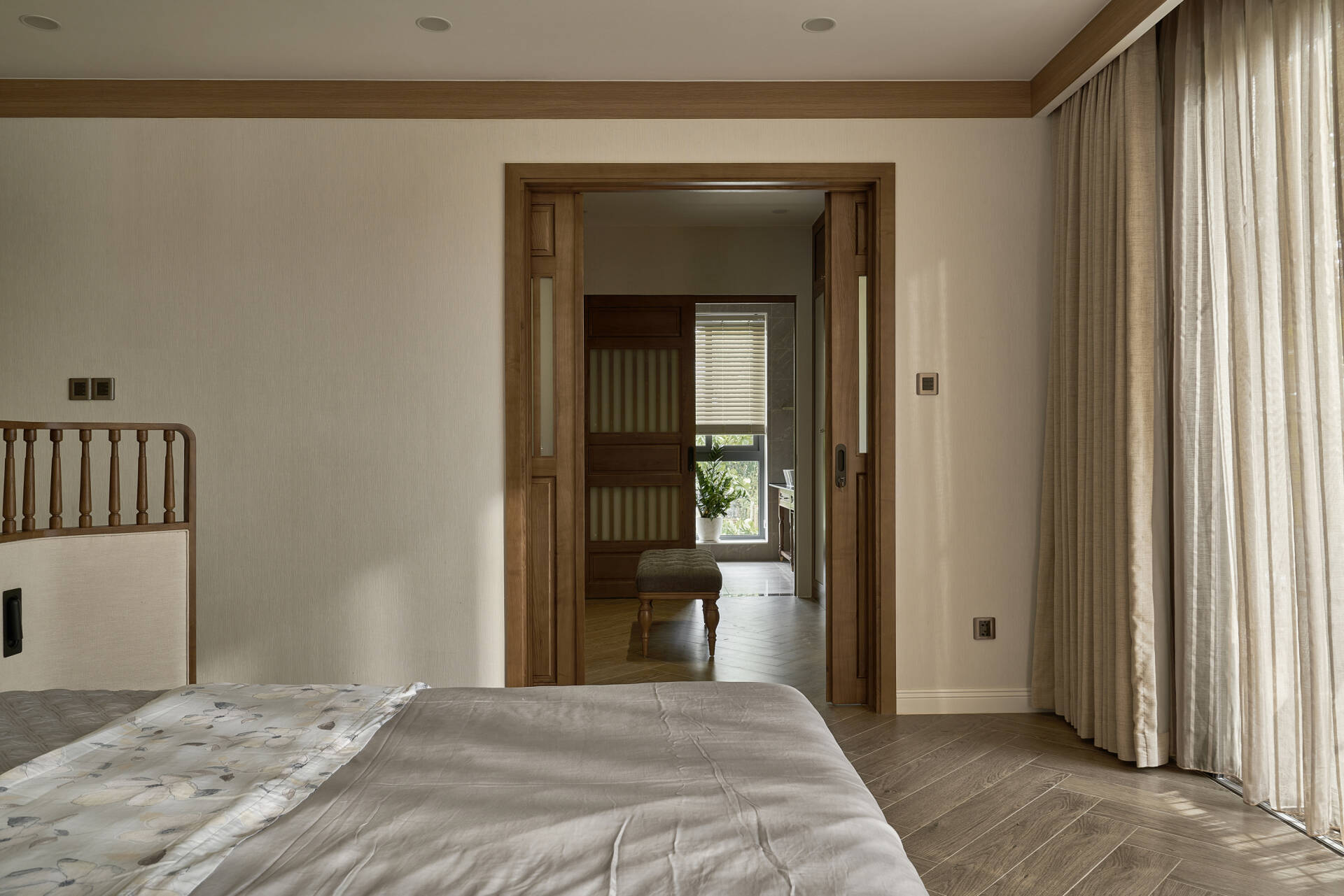 P.T House - Đưa không gian nghỉ dưỡng vào căn biệt thự cũ “20 năm tuổi”| Hand Decor x Luxy Design