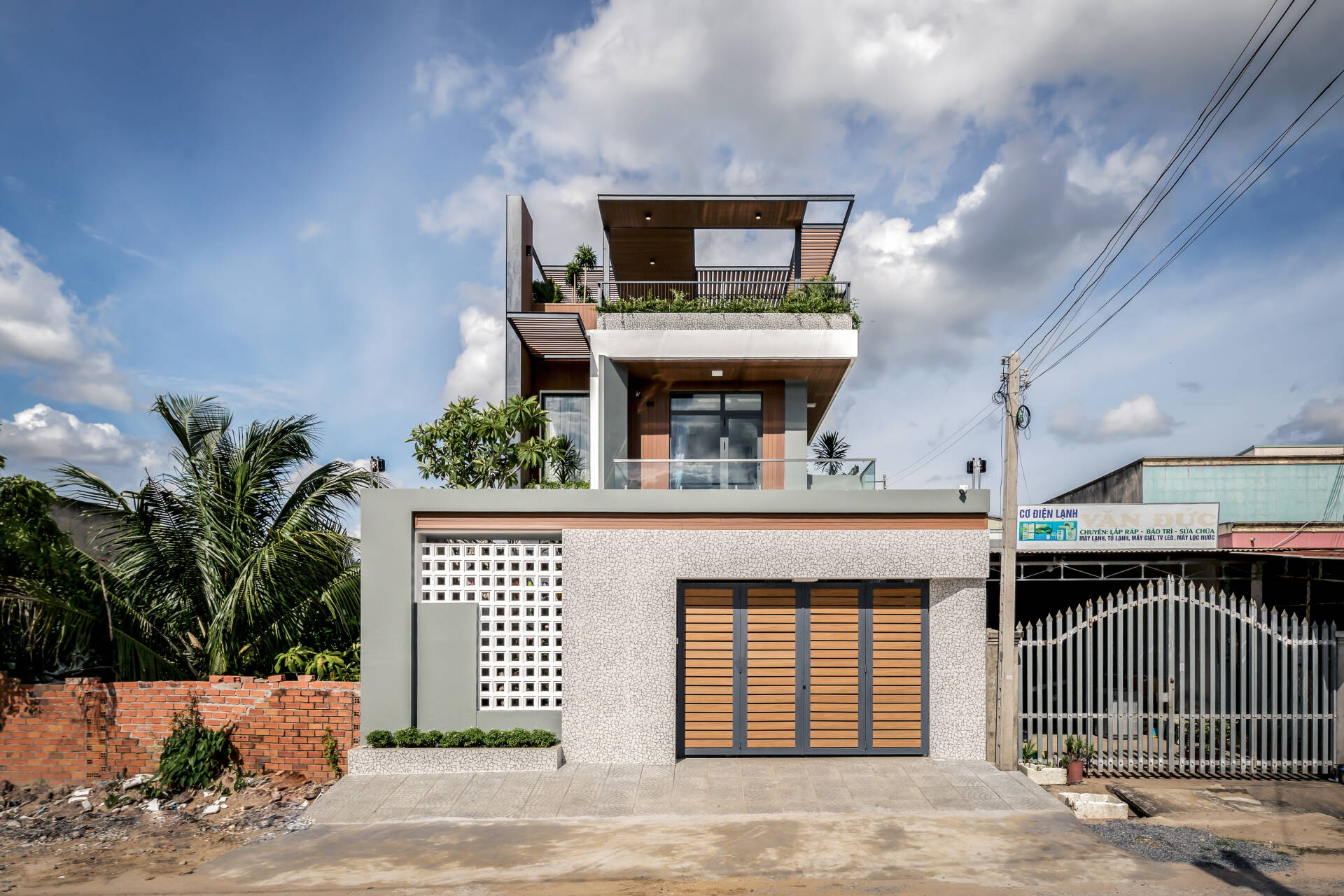 Rio’s House: Gói trọn tiện nghi trong ngôi nhà 280m2 | TR Studio ...