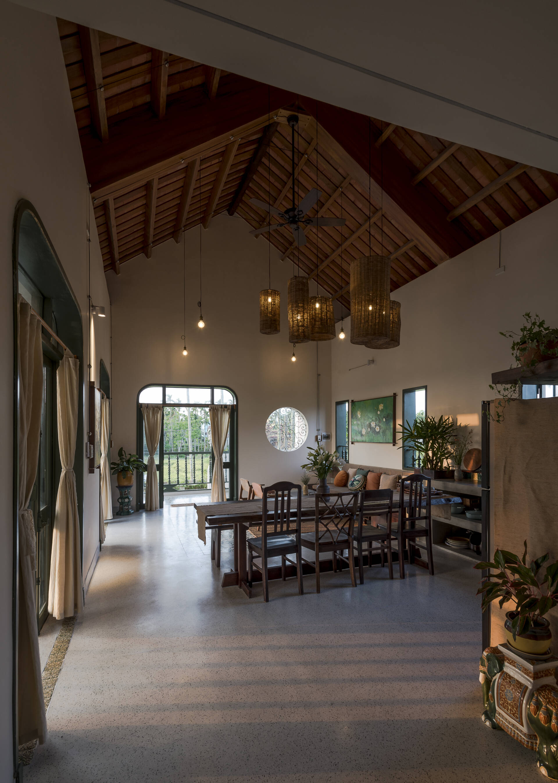 SEN HOME - Ngôi nhà phong cách Indochine đẹp hài hoà giữa khung cảnh ...