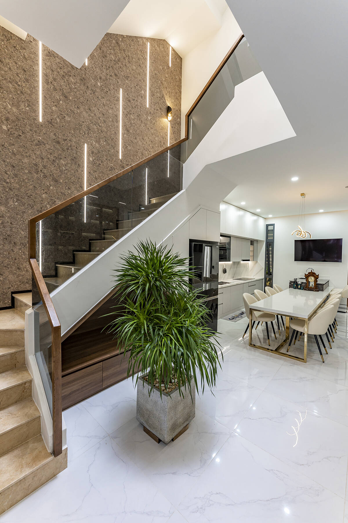 BH House: Nhà phố hiện đại cho gia đình 3 thế hệ | 3A Design