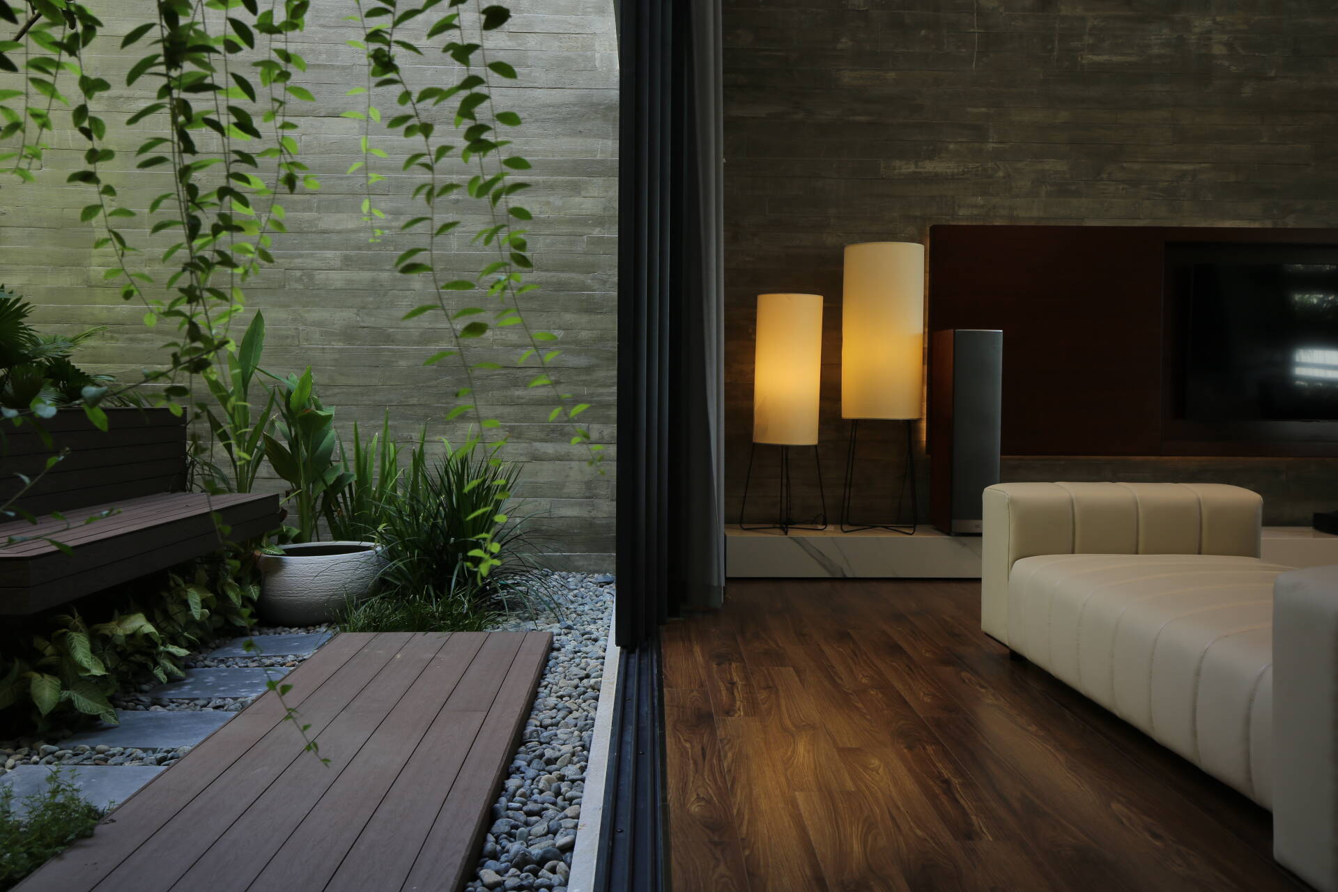 DKS House - Ngôi nhà với thiết tối giản cho người hướng nội | MAS ...