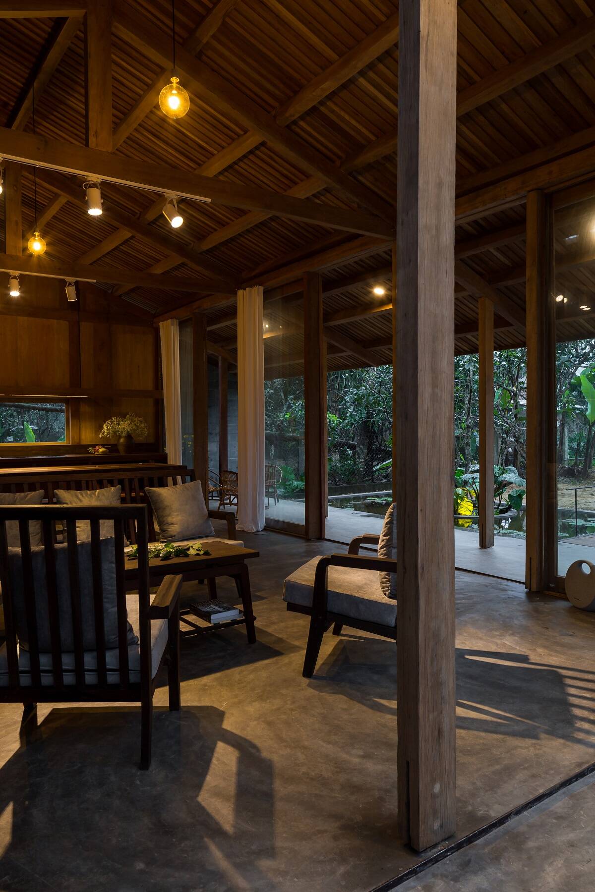 Hachi Lily House - Ngôi nhà với vẻ đẹp bình dị | SILAA Architects