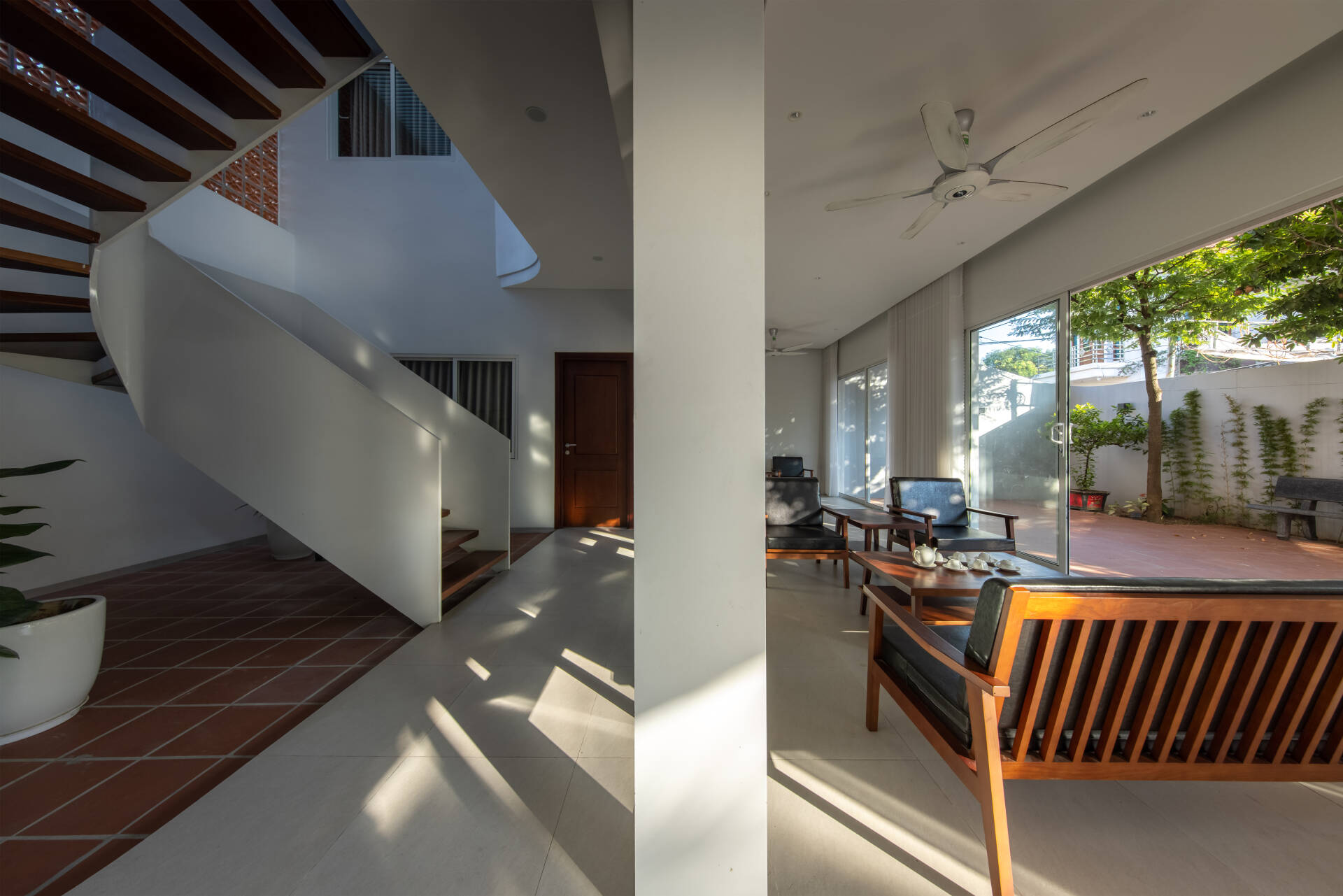The Grand House: Nhà lớn hướng về nguồn cội | Km Architecture Office