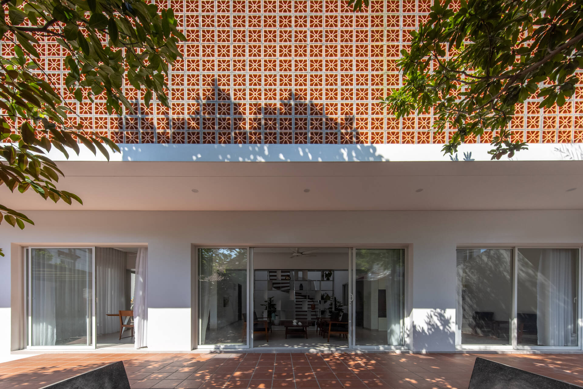 The Grand House: Nhà lớn hướng về nguồn cội | Km Architecture Office