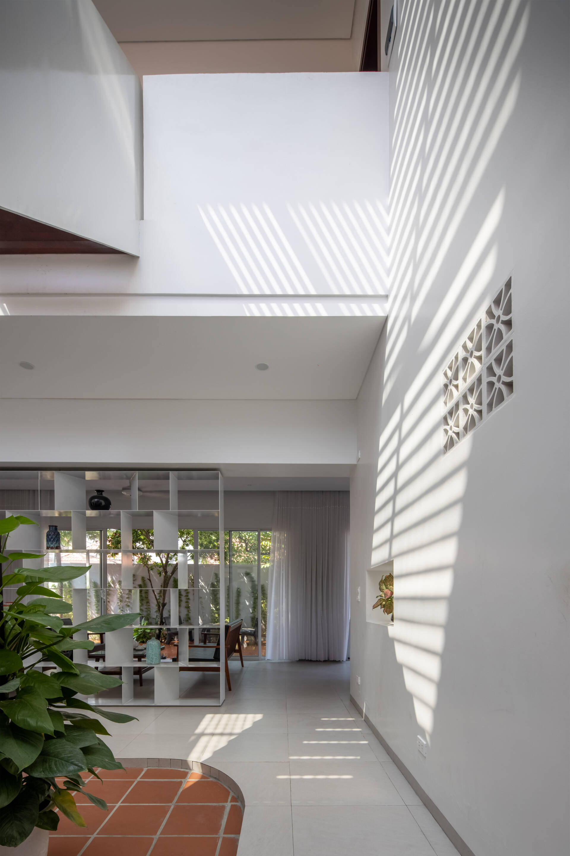 The Grand House: Nhà lớn hướng về nguồn cội | Km Architecture Office