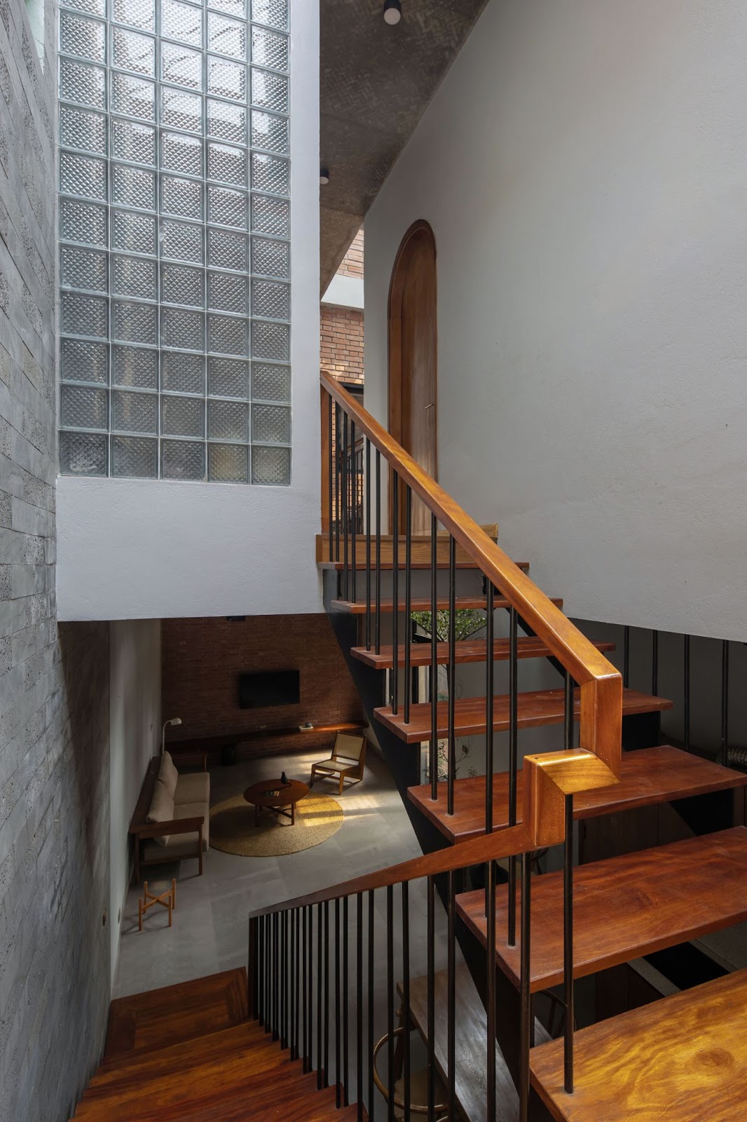Small Brick House: Ngôi nhà ống sở hữu 2 giếng trời | Tung Nguyen ...