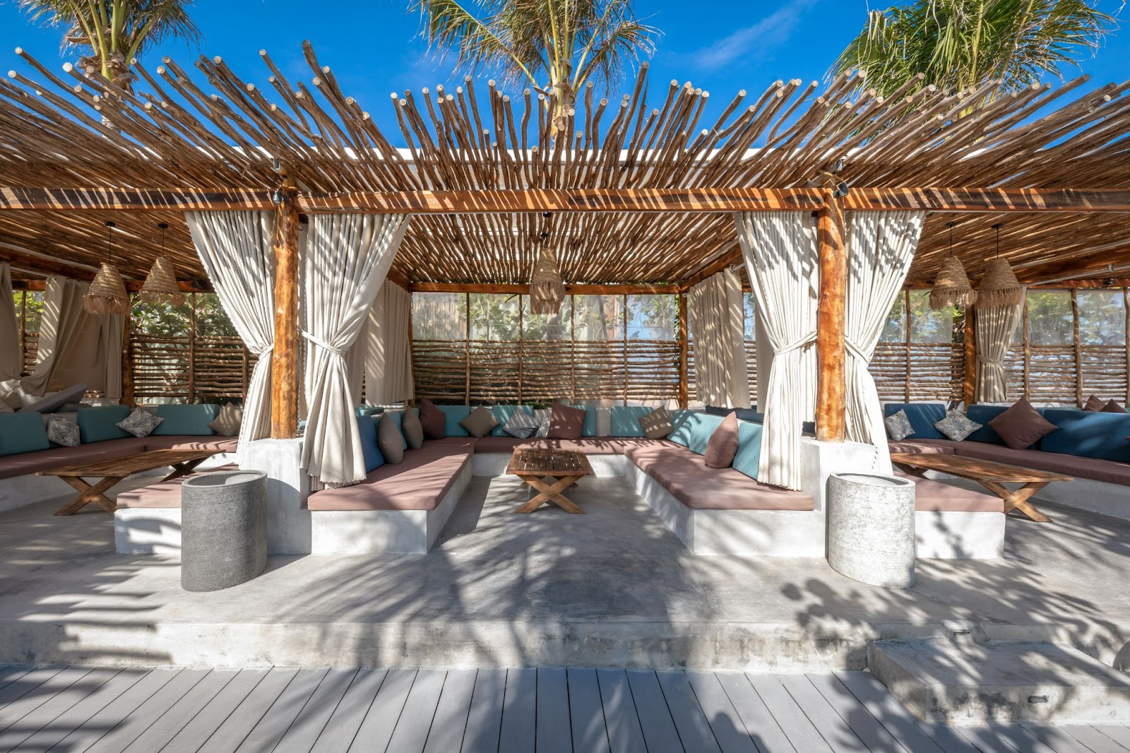 ALOHA Beach Club - Nhà hàng mang phong cách Hy Lạp đầy phóng khoáng ...