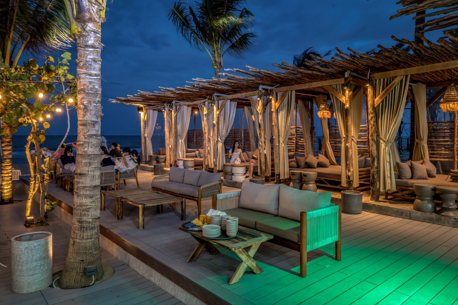 ALOHA Beach Club - Nhà hàng mang phong cách Hy Lạp đầy phóng khoáng ...