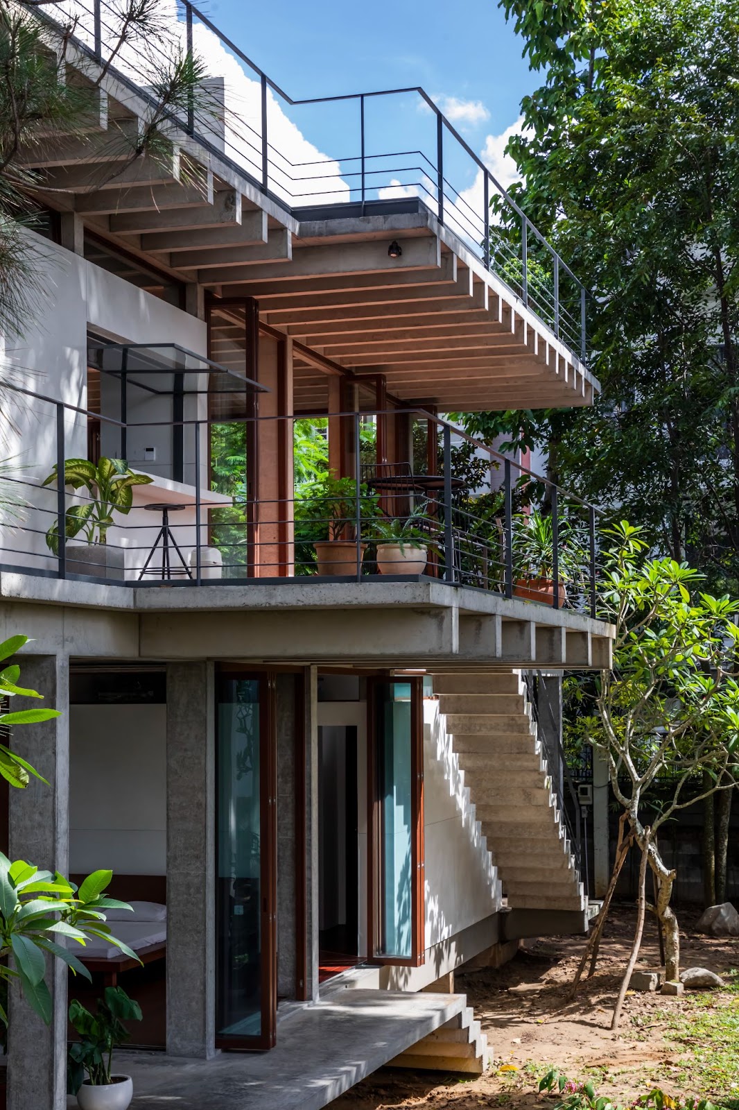 Floating House: Ngôi nhà “nổi” ở Thủ Đức có gần 70% diện tích sàn ngoài trời | Sanuki Daisuke ...