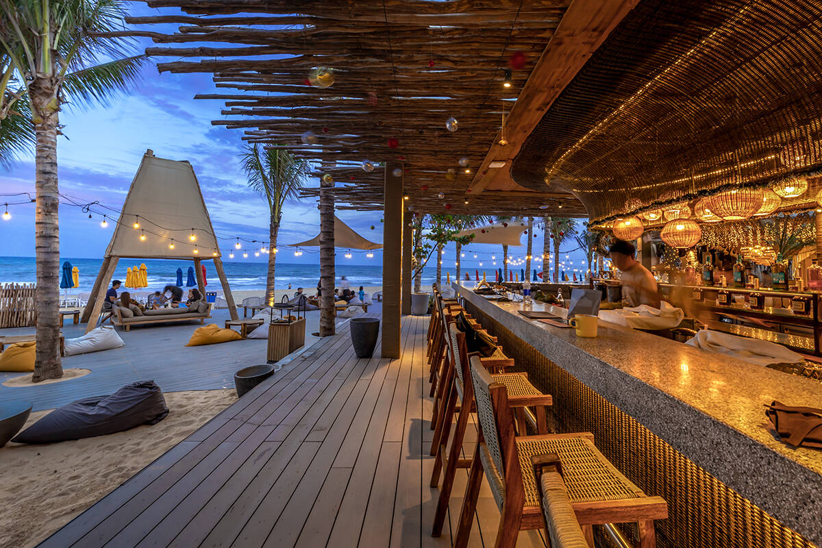 ALOHA Beach Club - Nhà hàng mang phong cách Hy Lạp đầy phóng khoáng | BSA DESIGN & BUILD FIRM