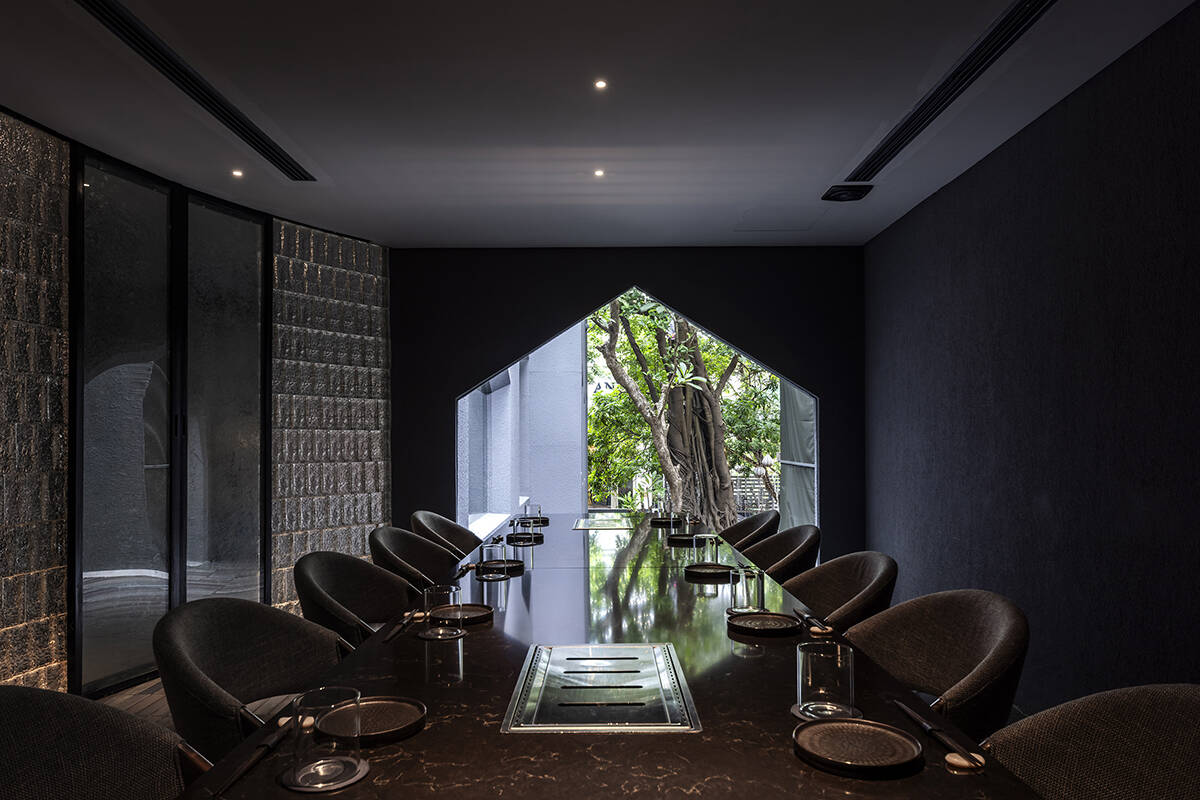 Crystal Restaurant: Sang trọng, lấp lánh trong không gian pha lê | NH ...