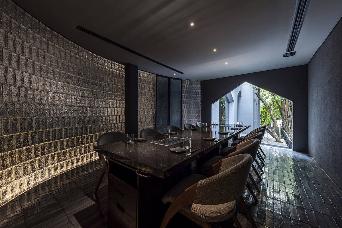 Crystal Restaurant: Sang trọng, lấp lánh trong không gian pha lê | NH ...