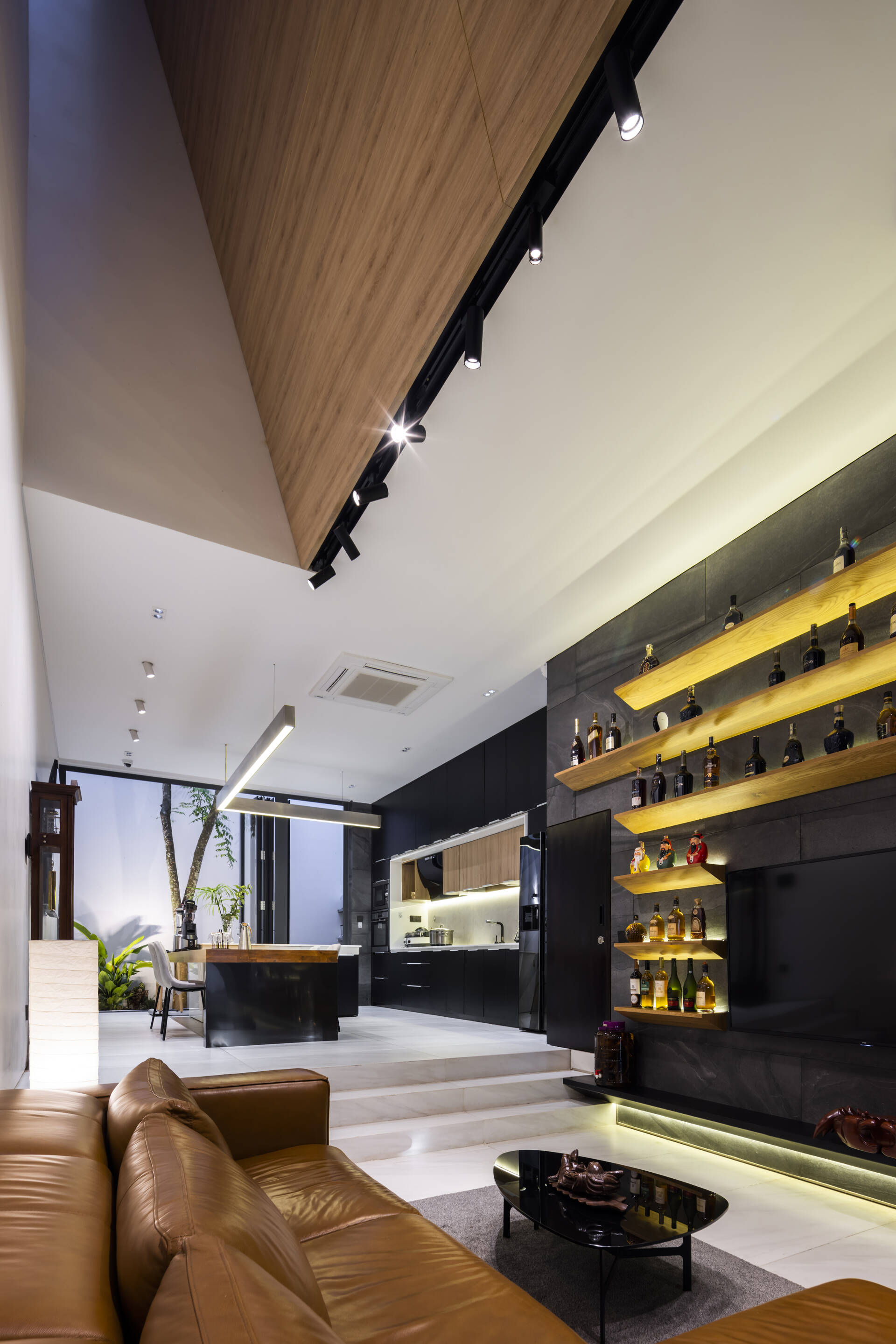 TP House - Nhà ở đô thị, náo nhiệt bên ngoài, yên ả bên trong | Studio Voi