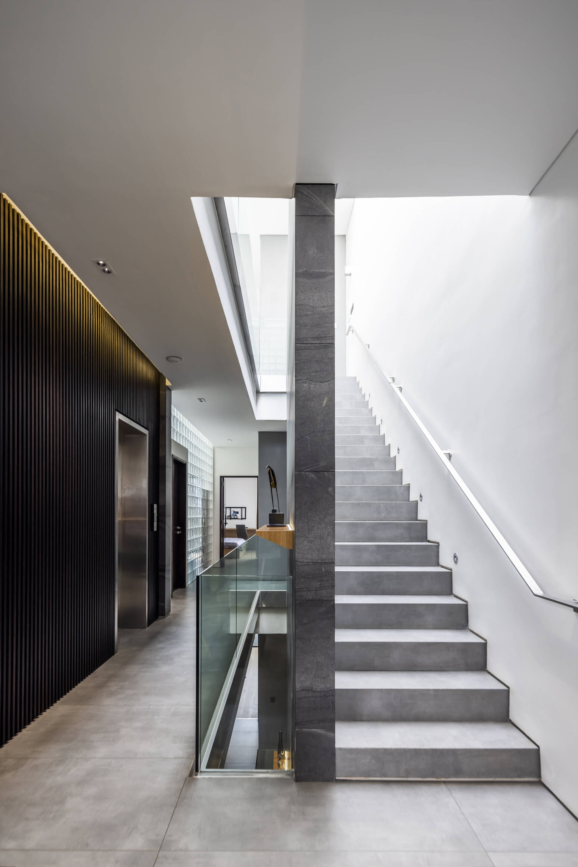 TP House - Nhà ở đô thị, náo nhiệt bên ngoài, yên ả bên trong | Studio Voi