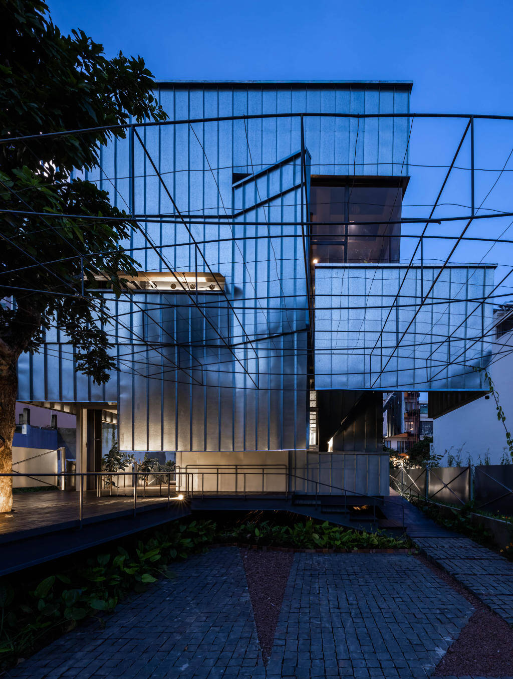 TBD Office: Giải pháp thích ứng cho sự thay đổi kết cấu đô thị | 6 Atelier