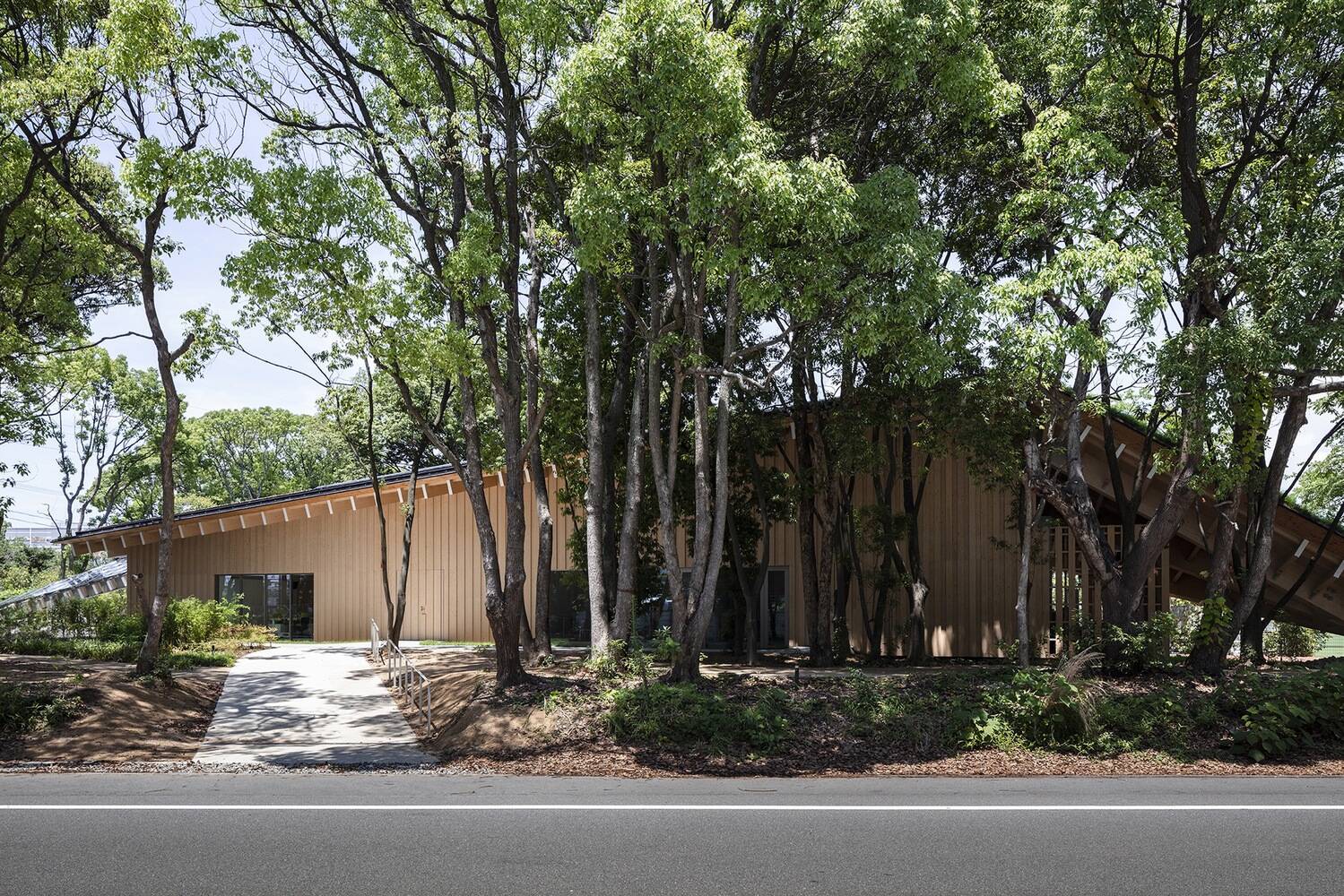 Trung tâm chăm sóc sức khỏe KANEKA | Kengo Kuma & Associates + TAISEI ...