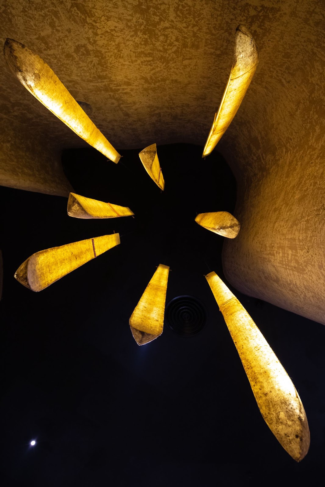 Sadhu Vegetarian Restaurant: Ẩm thực thăng hoa trong không gian nghệ thuật | Adrei studio