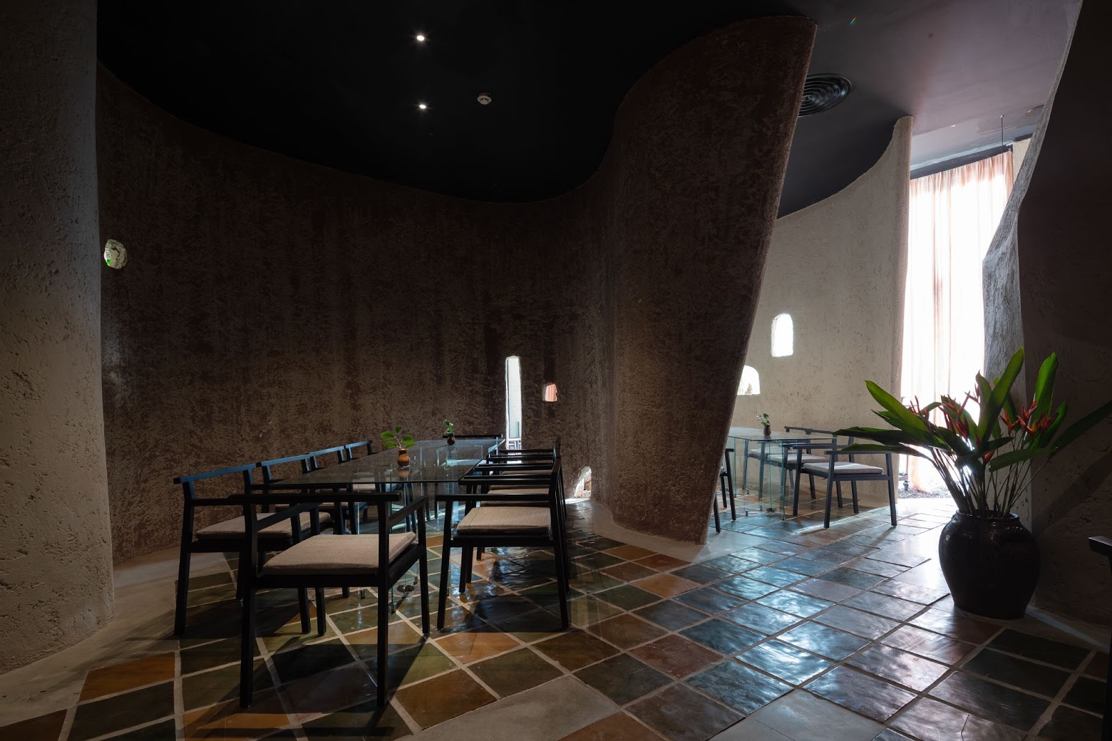 Sadhu Vegetarian Restaurant: Ẩm thực thăng hoa trong không gian nghệ thuật | Adrei studio