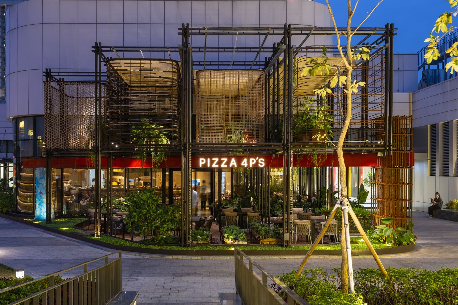 Pizza 4P’s Lotte Mall West Lake - Cảm hứng từ những làng nghề mang đậm ...