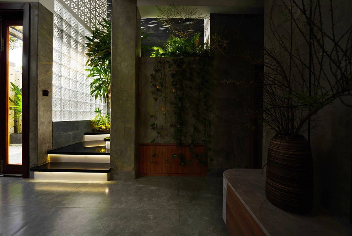 A2 House - Nhà phố vận dụng giải pháp “nếp gấp” để điều tiết nắng Hướng ...