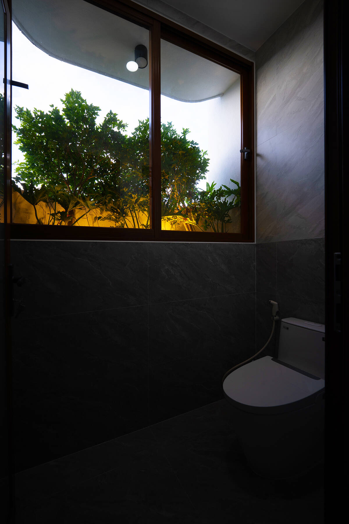 A2 House - Nhà phố vận dụng giải pháp “nếp gấp” để điều tiết nắng Hướng ...