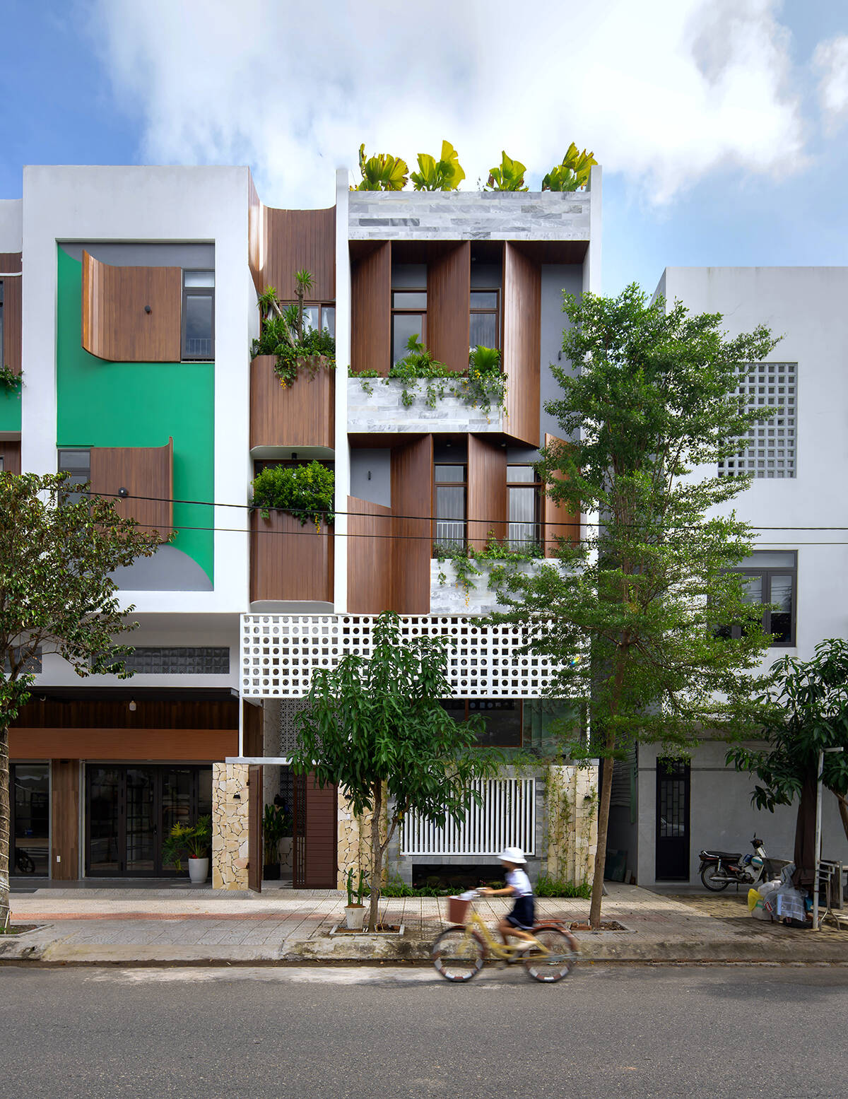 A2 House - Nhà phố vận dụng giải pháp “nếp gấp” để điều tiết nắng Hướng ...