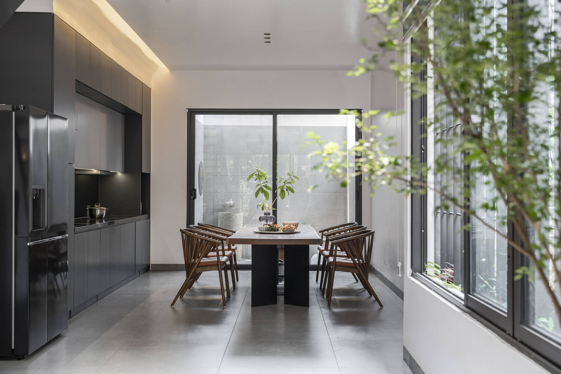 Nhà Vân Trì: “Ốc đảo xanh” giữa bối cảnh đô thị hóa / T3A.Atelier