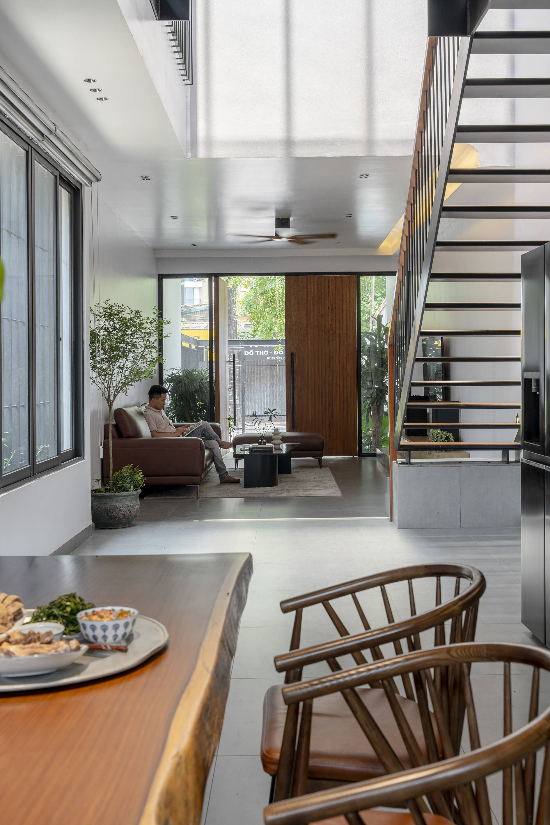 Nhà Vân Trì: “Ốc đảo xanh” giữa bối cảnh đô thị hóa / T3A.Atelier