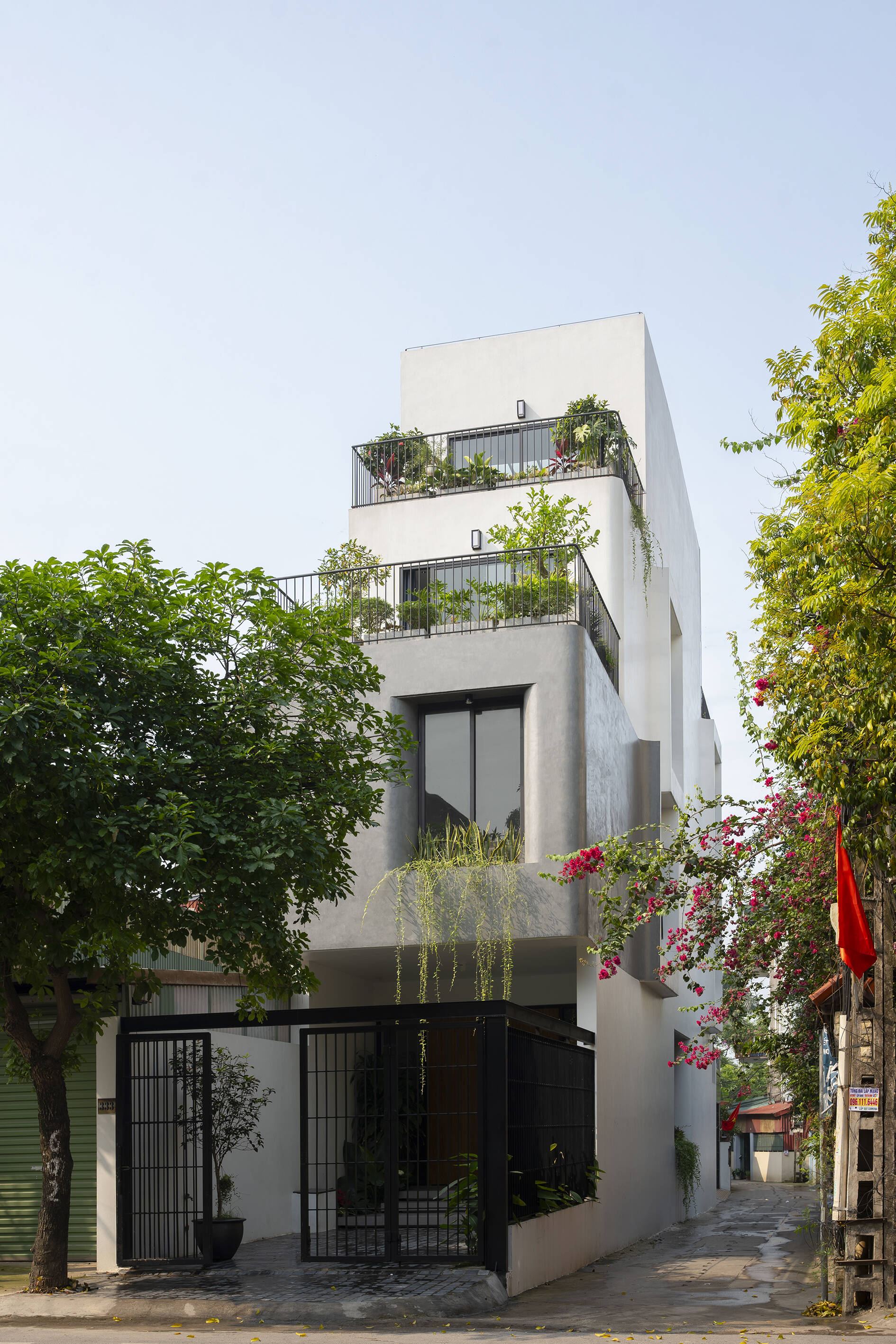 Nhà Vân Trì: “Ốc đảo xanh” giữa bối cảnh đô thị hóa / T3A.Atelier