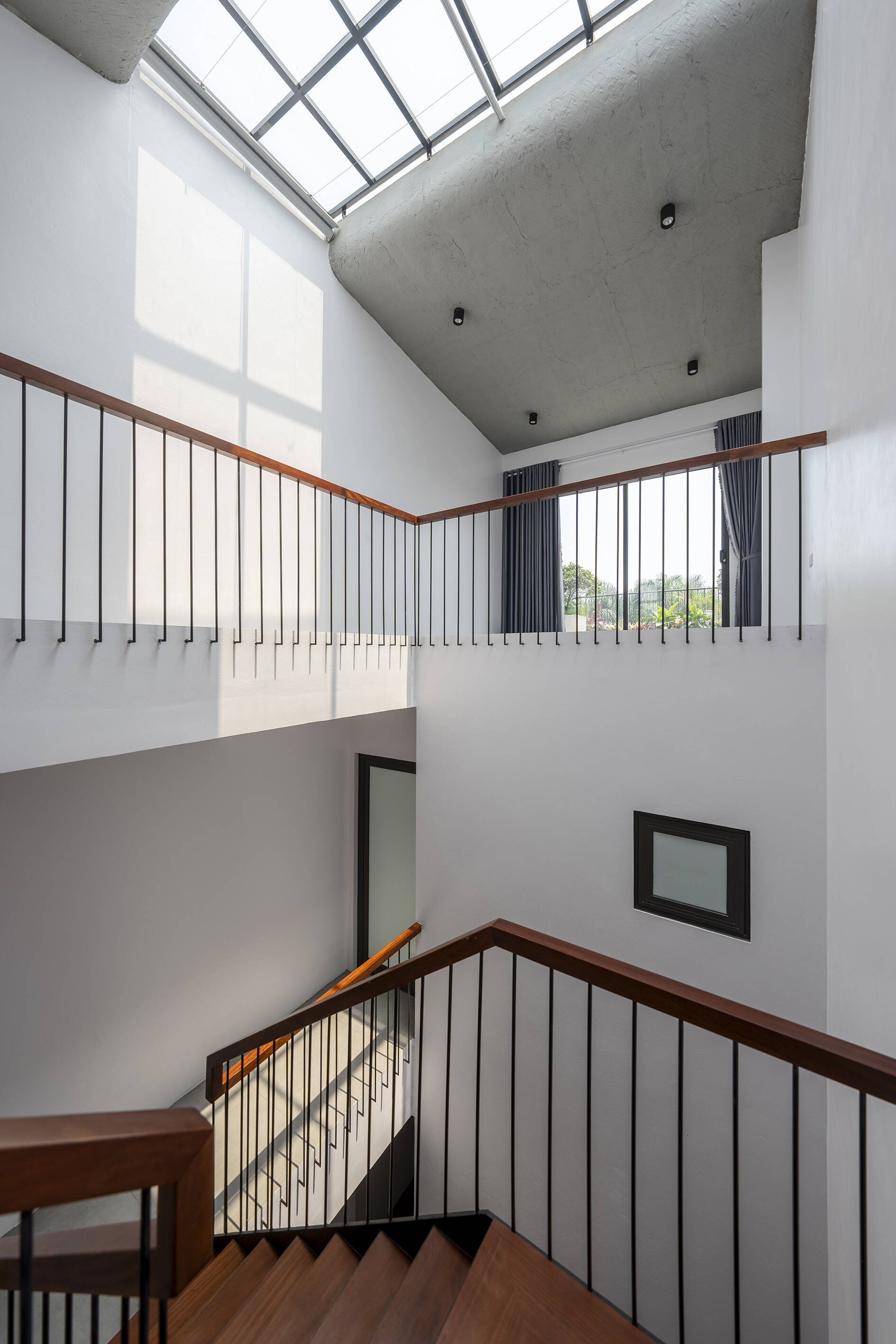 Nhà Vân Trì: “Ốc đảo xanh” giữa bối cảnh đô thị hóa / T3A.Atelier