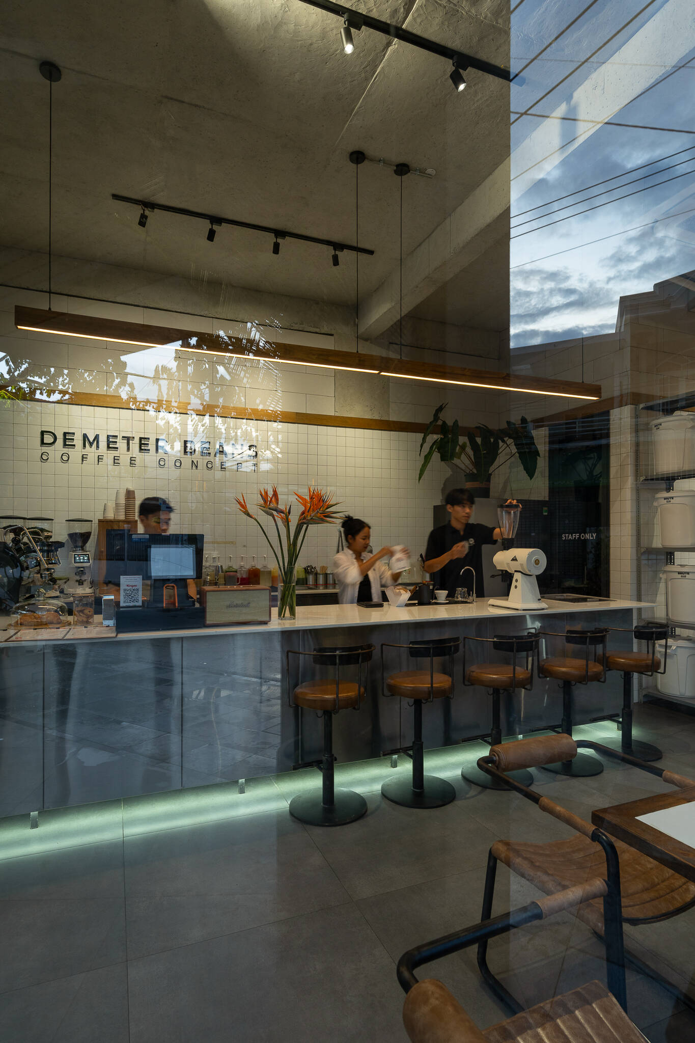 Demeter Beans II và Căn hộ D: Sự kết hợp của quán cà phê và căn hộ ...