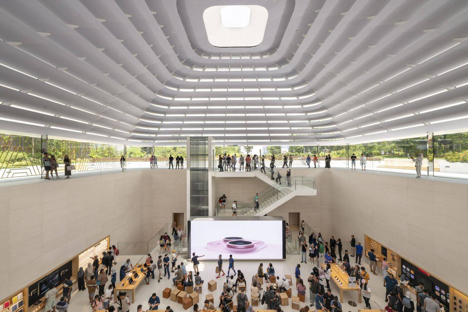 Apple Store The Exchange TRX: Apple chính thức khai trương cửa hàng đầu ...
