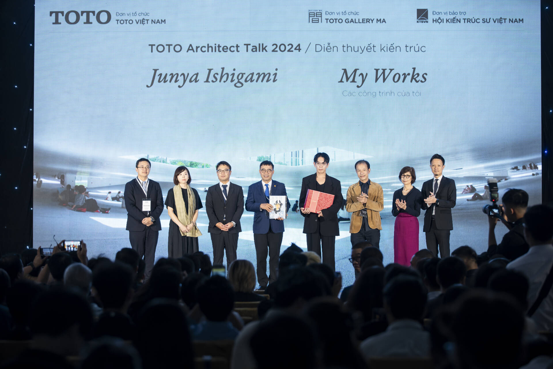 TOTO Architect Talk 2024: Khi ranh giới giữa kiến trúc, cảnh quan tự nhiên và bối cảnh đô thị bị ...