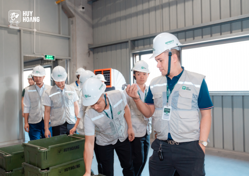 Khóa Huy Hoàng - Hàng Việt chinh phục người tiêu dùng Việt