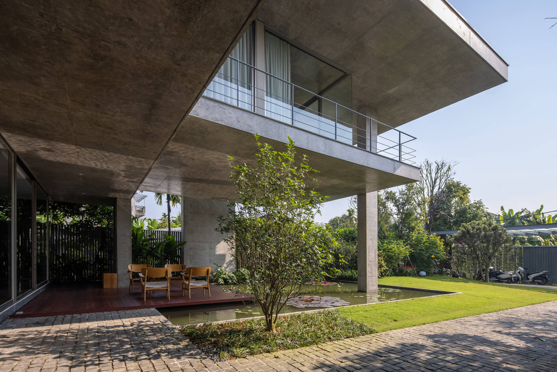 Truc Lam House: Nét hiện đại và mộc mạc giữa làng quê Huế | BHA Studio