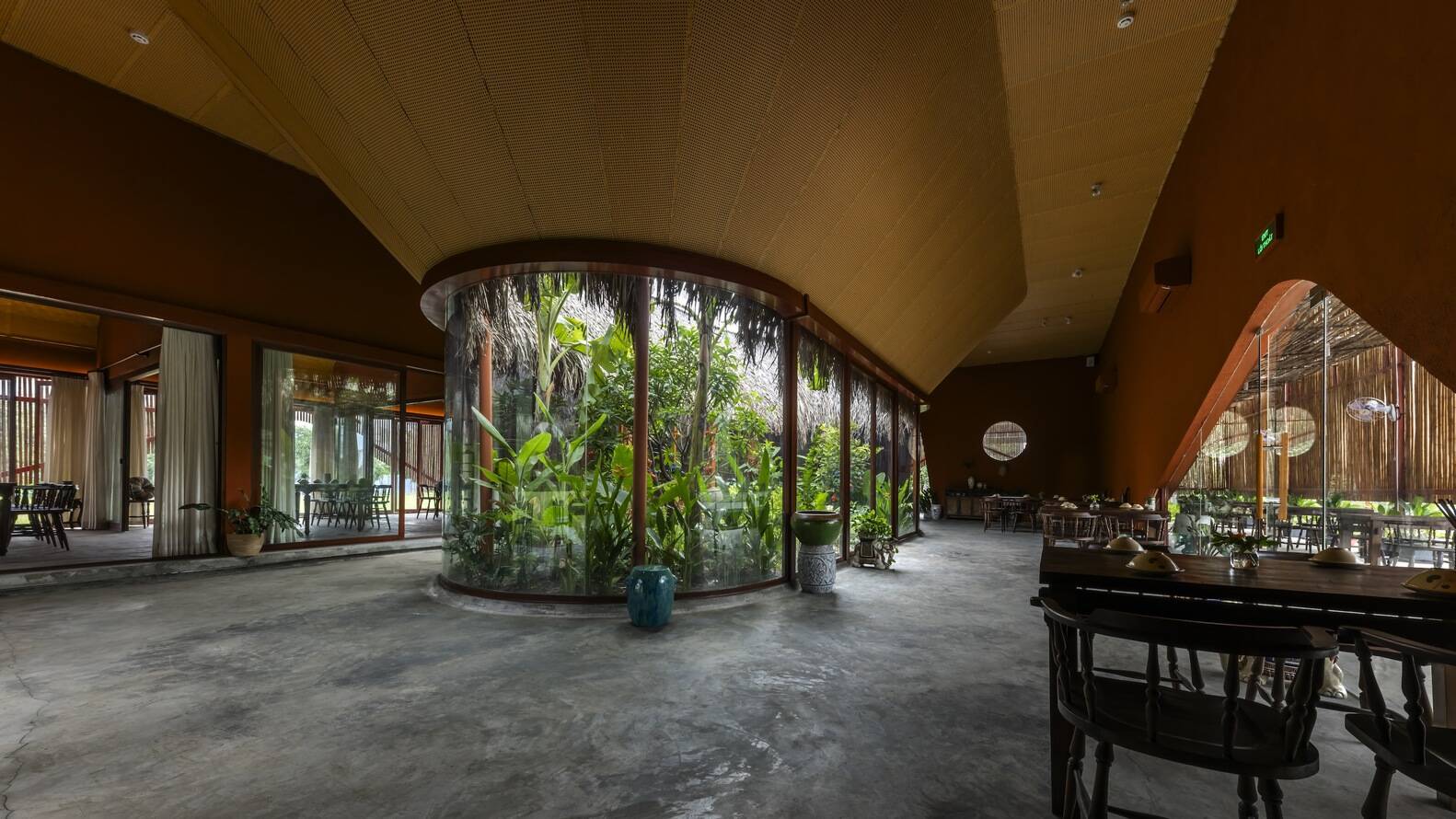 Nhà Tú Garden: Kỳ công đưa mây tre đan thủ công vào không gian ẩm thực ...