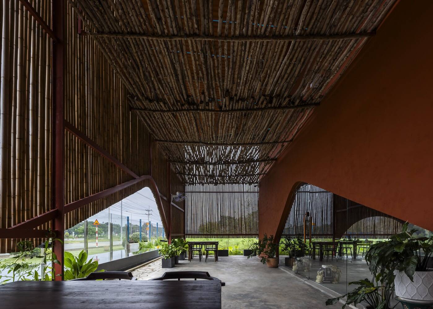 Nhà Tú Garden: Kỳ công đưa mây tre đan thủ công vào không gian ẩm thực ...