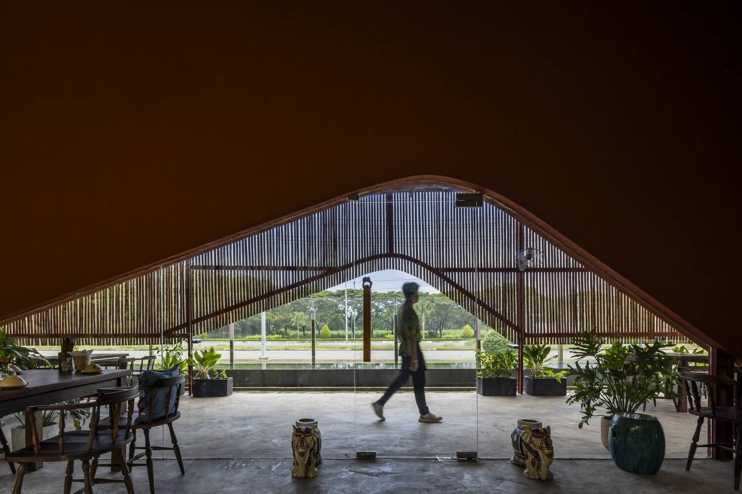 Nhà Tú Garden: Kỳ công đưa mây tre đan thủ công vào không gian ẩm thực ...