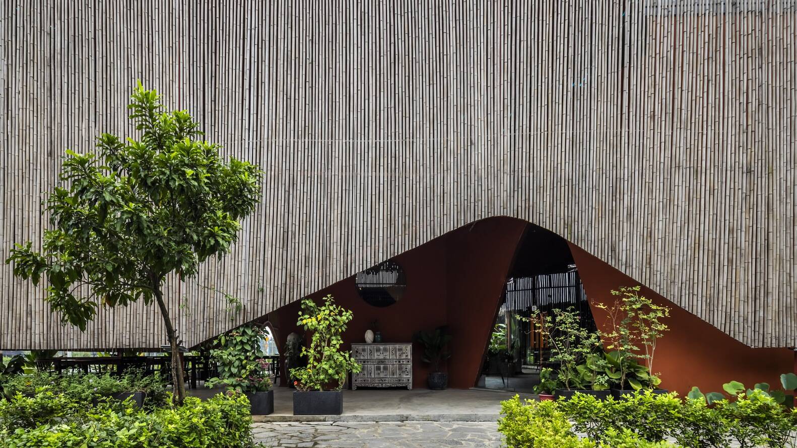 Nhà Tú Garden: Kỳ công đưa mây tre đan thủ công vào không gian ẩm thực ...