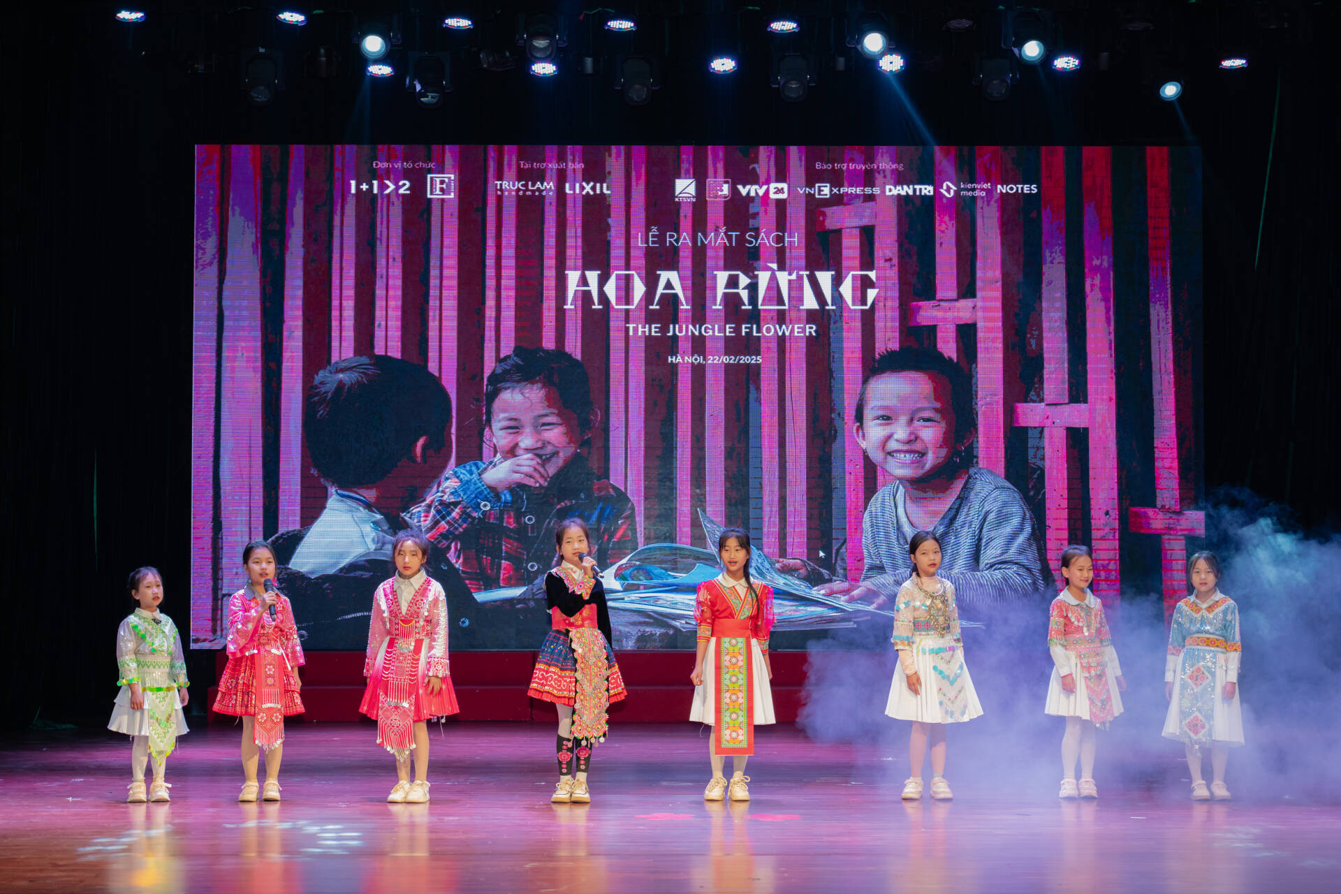 Ra mắt sách “Hoa Rừng”: Hành trình gần 20 năm kiến tạo những điểm ...