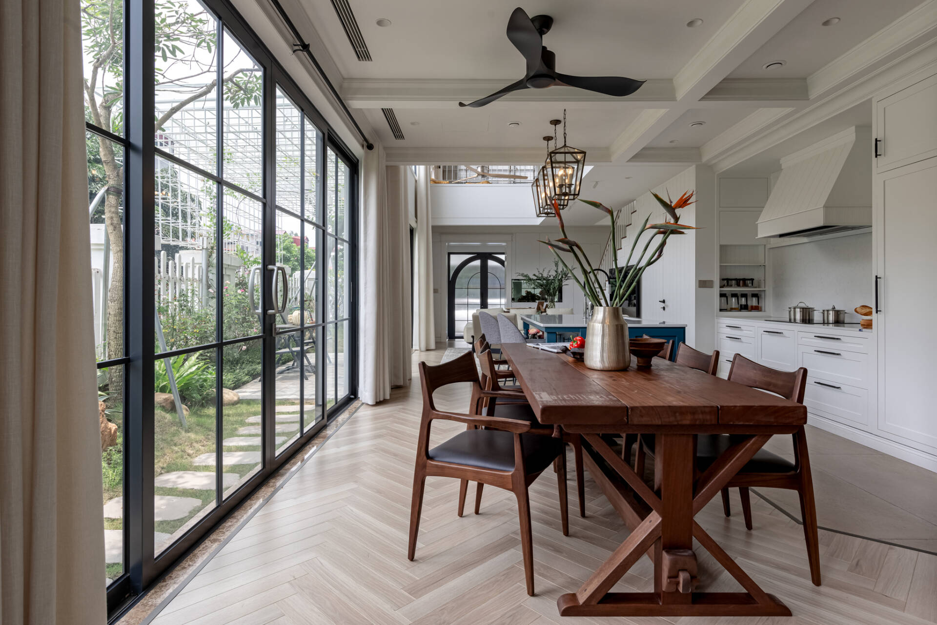TH House - Căn nhà mang hơi thở “countryside interior style” | T-architects