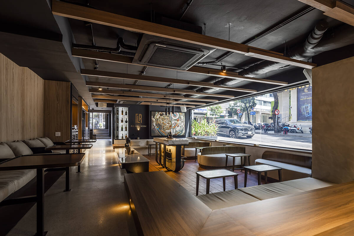 The Living Room - Quán bar phong cách hiện đại với quầy rượu chìm ...