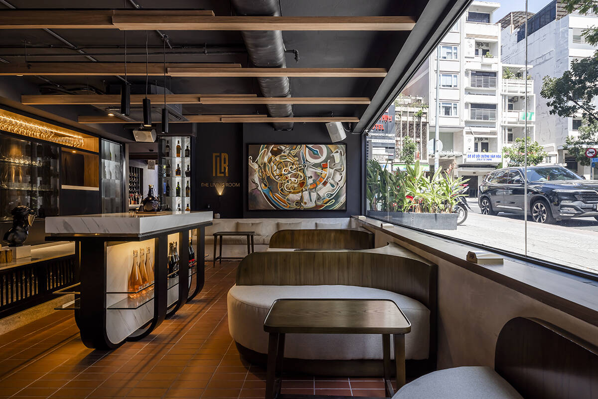 The Living Room - Quán bar phong cách hiện đại với quầy rượu chìm ...