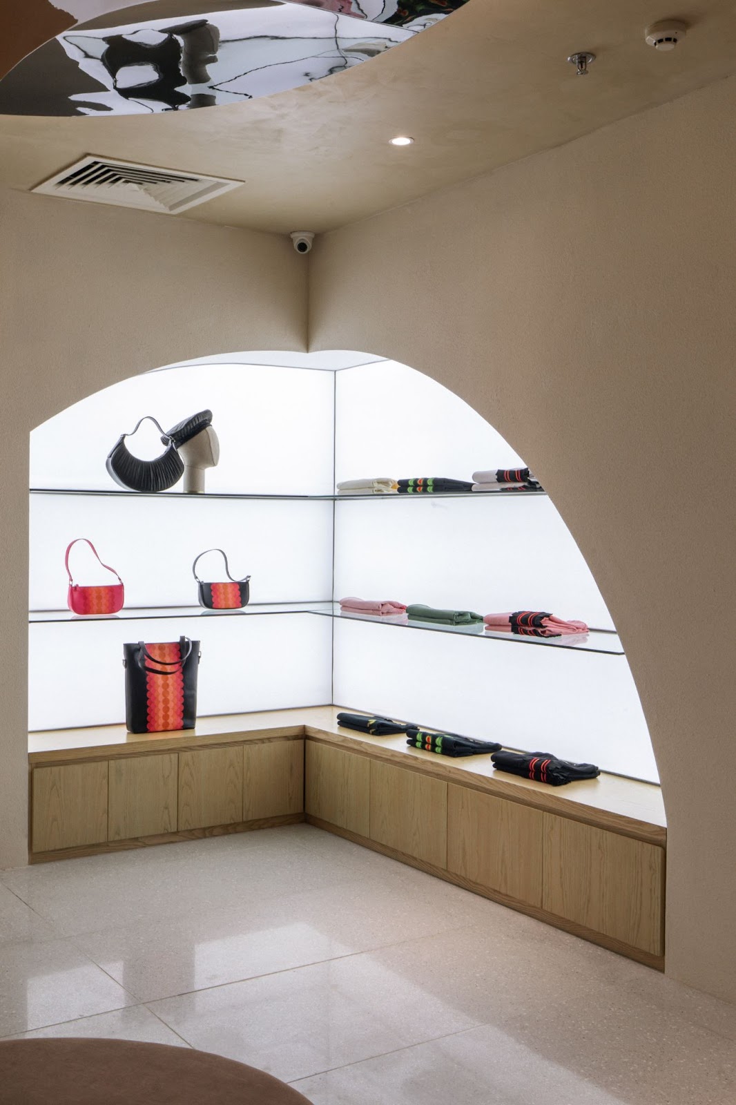 Hanoia Diamond Plaza - Khơi gợi và tôn vinh vẻ đẹp của nghệ thuật sơn ...