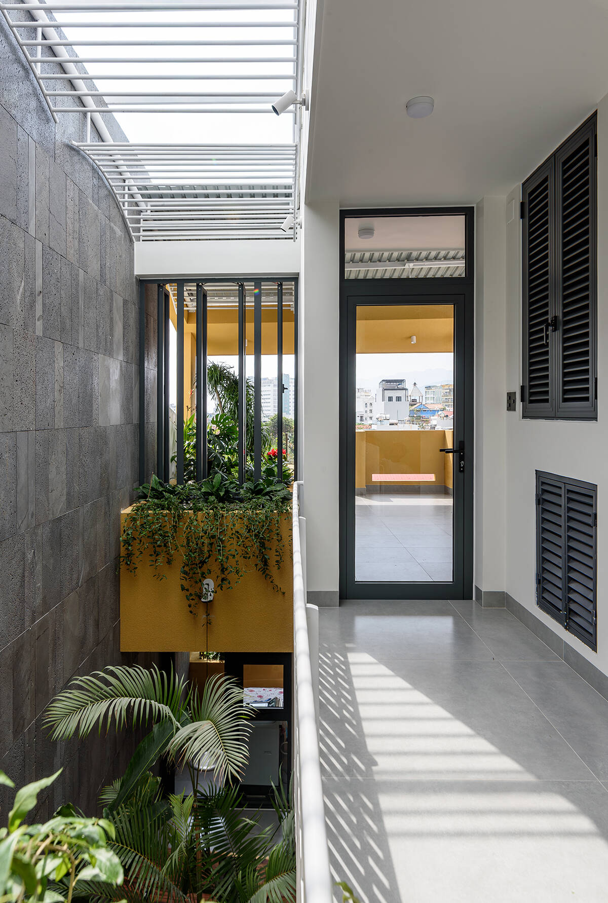GH House: Không gian sống “hướng nội” đầy ánh sáng | Studio 10