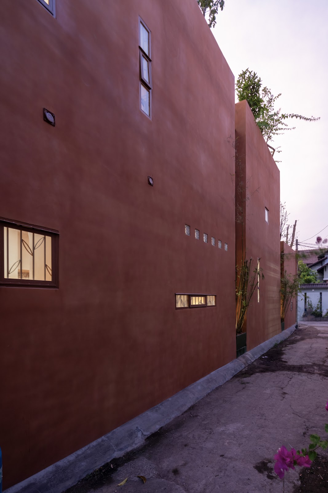 Nhà Chậu Đất – Hơi thở Nam Bộ trong từng tạo phẩm gốm Lái Thiêu | NAQI ...